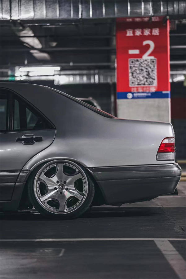 “经典大哥”奔驰W140改装AIRBFT气动避震案例_搜狐汽车_搜狐网