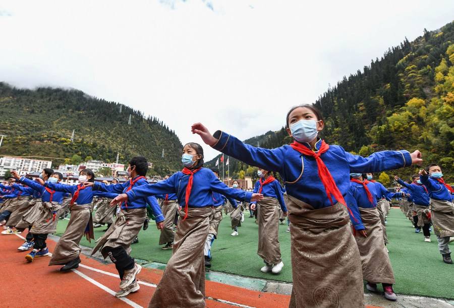中国西部藏族百姓摆脱大骨节病困扰_壤塘县_生活_茸木达乡