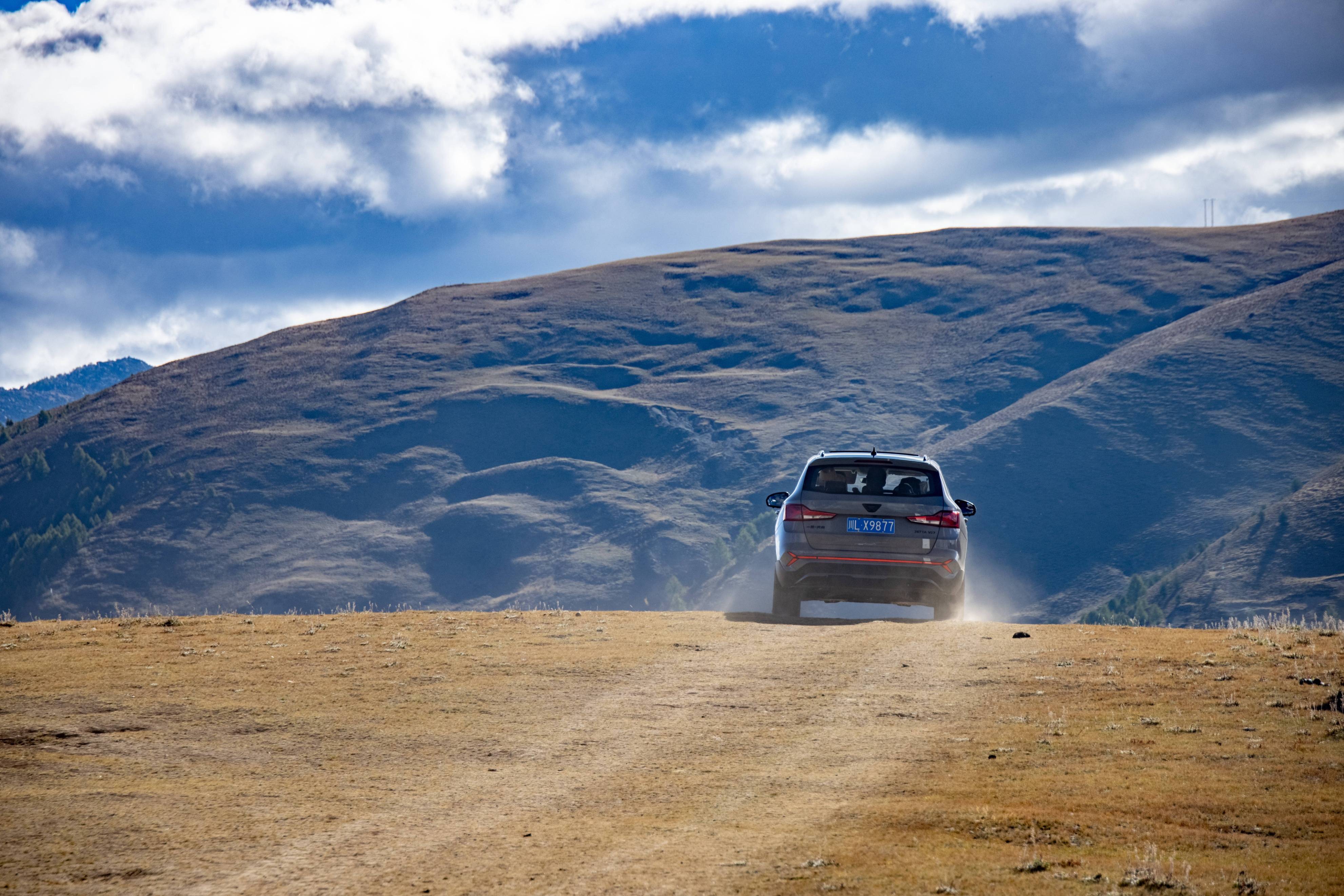 新捷达VS7高光版，外观全面“黑化”，MQB平台＋1.4T+爱信6AT组合_搜狐汽车_搜狐网