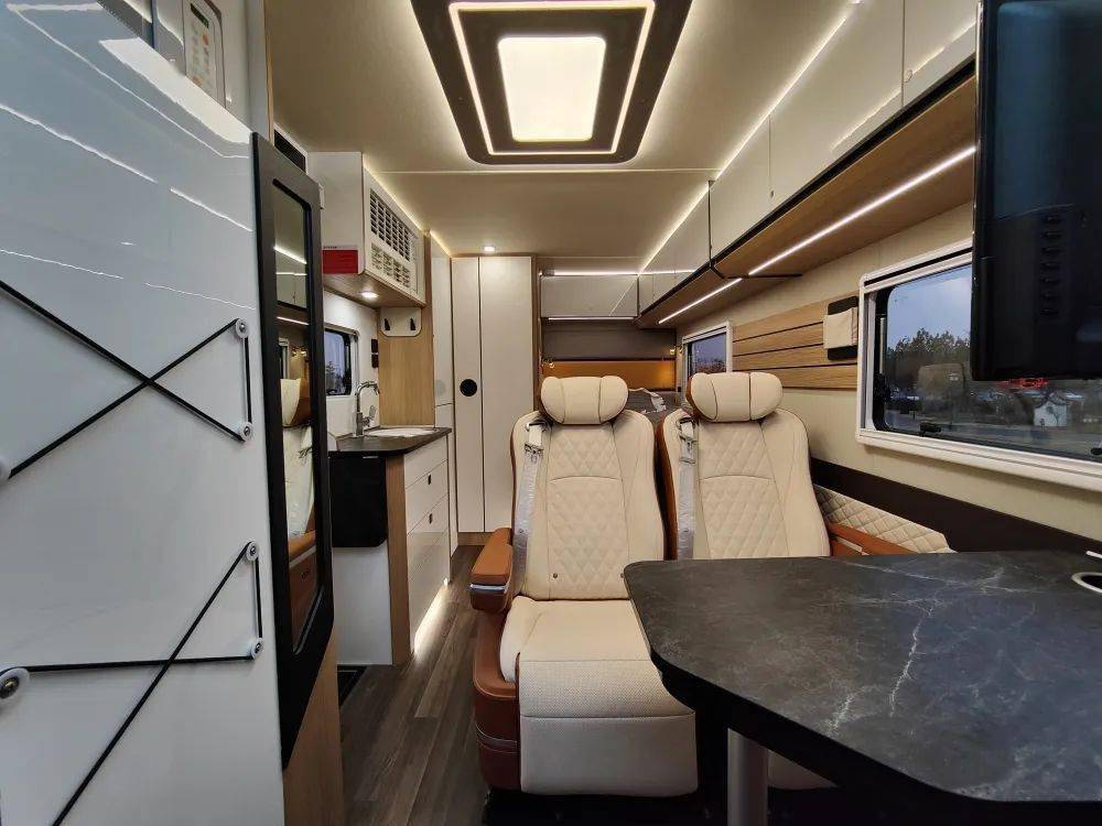 既然追求品质，那就贯彻到底——宇通带来C520房车新选装选项_搜狐汽车_搜狐网