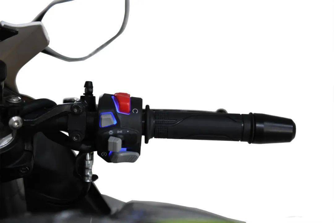 四缸、800cc，售价四万出头的“国产雅马哈R6”？？_搜狐汽车_搜狐网