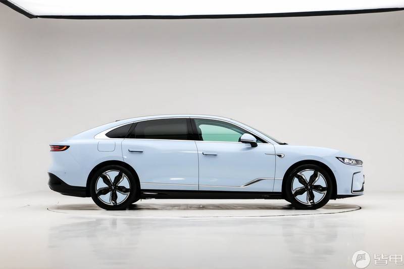 直面蔚来ET7/智己L7？ 抢先体验岚图追光_搜狐汽车_搜狐网
