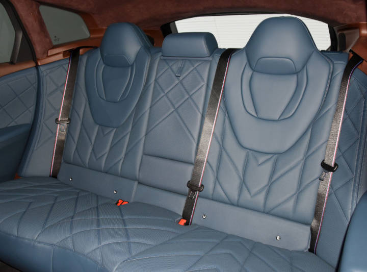 轴距与X5L相同，230万起售，最贵宝马XM值吗？_搜狐汽车_搜狐网