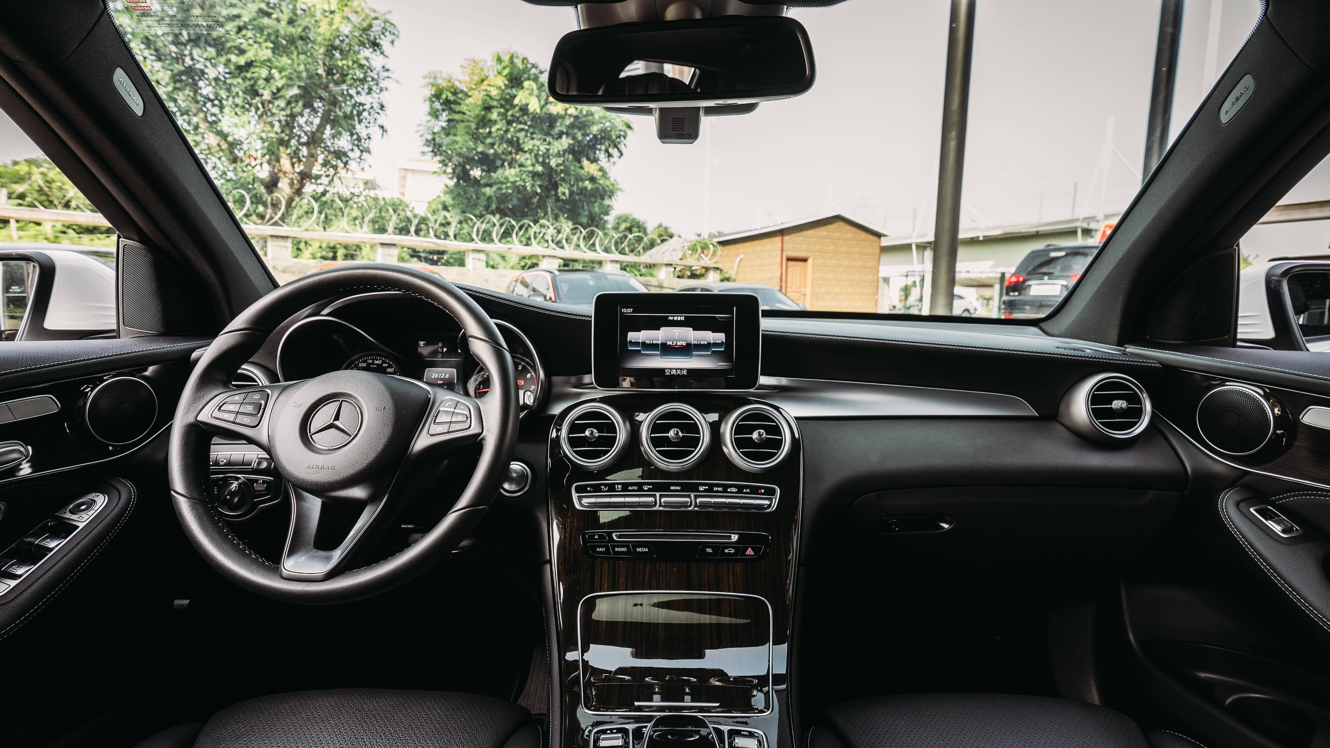 豪华SUV，2.0T+四驱，仅27W多！【奔驰GLC260 改款 4MATIC 豪华型】_搜狐汽车_搜狐网