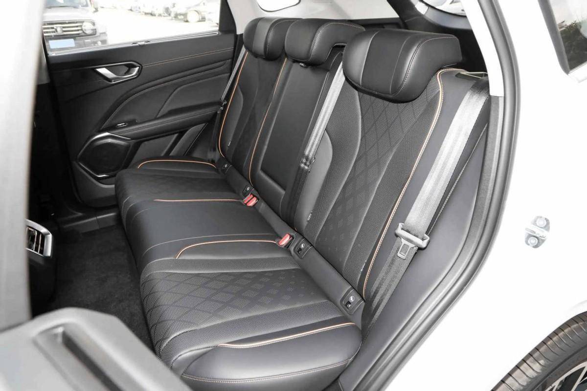 国产插混SUV硬碰硬，拿铁DHT-PHEV对比护卫舰07，谁实力更强？_搜狐汽车_搜狐网