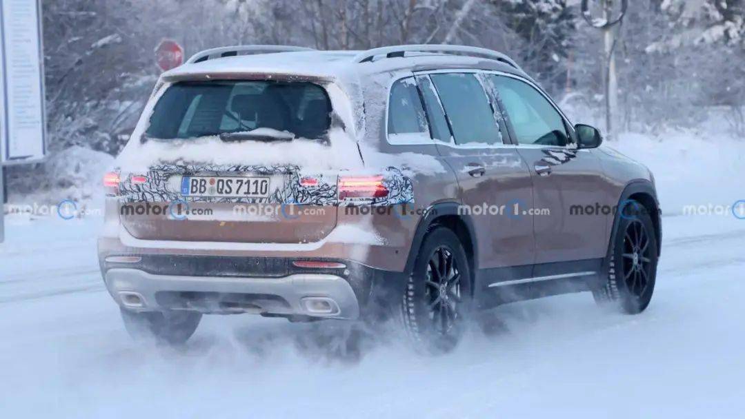 2.0T+8速变速箱，带四驱，灯组更精致，奔驰7座SUV改款，20来万值吗？_搜狐汽车_搜狐网