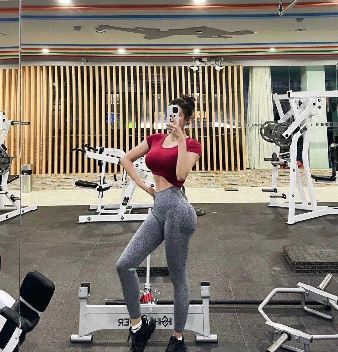 刘太阳COS“蜘蛛侠”，尽显丰满身材！这扛不住啊... -6park.com