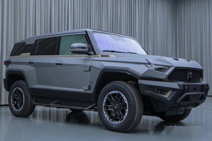 猛士M18实拍曝光！搭全新四电机 纯电续航505km_搜狐汽车_搜狐网