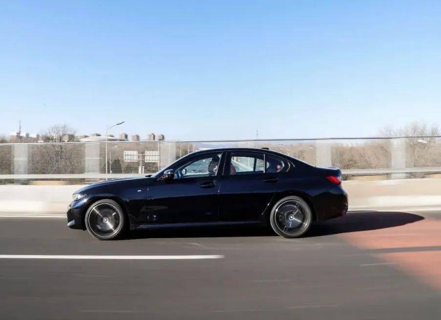 2.0T+8AT，6.3秒破百，它才是中型车的标杆？_搜狐汽车_搜狐网