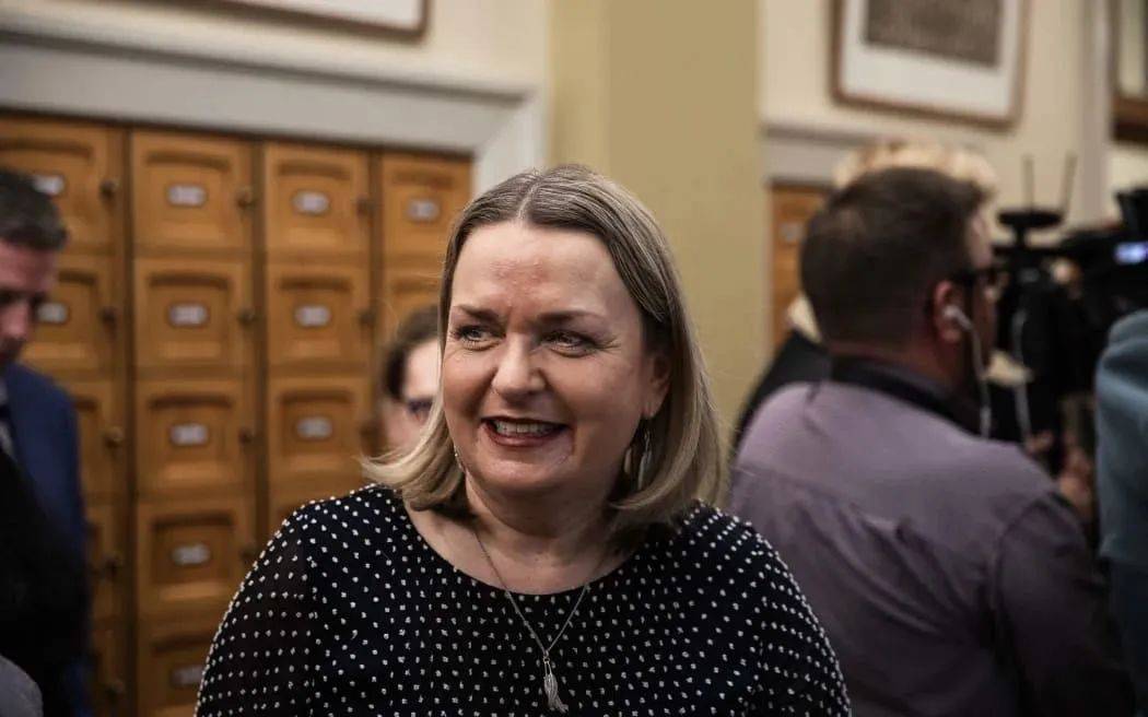 新西兰内阁大洗牌，完整名单公布！多人排名跃升，外交部长排名剧烈下跌！_Jan_职位_Verrall