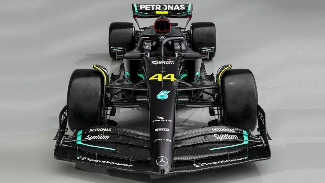 梅赛德斯车队发布新车W14E 黑色涂装回归_搜狐汽车_搜狐网