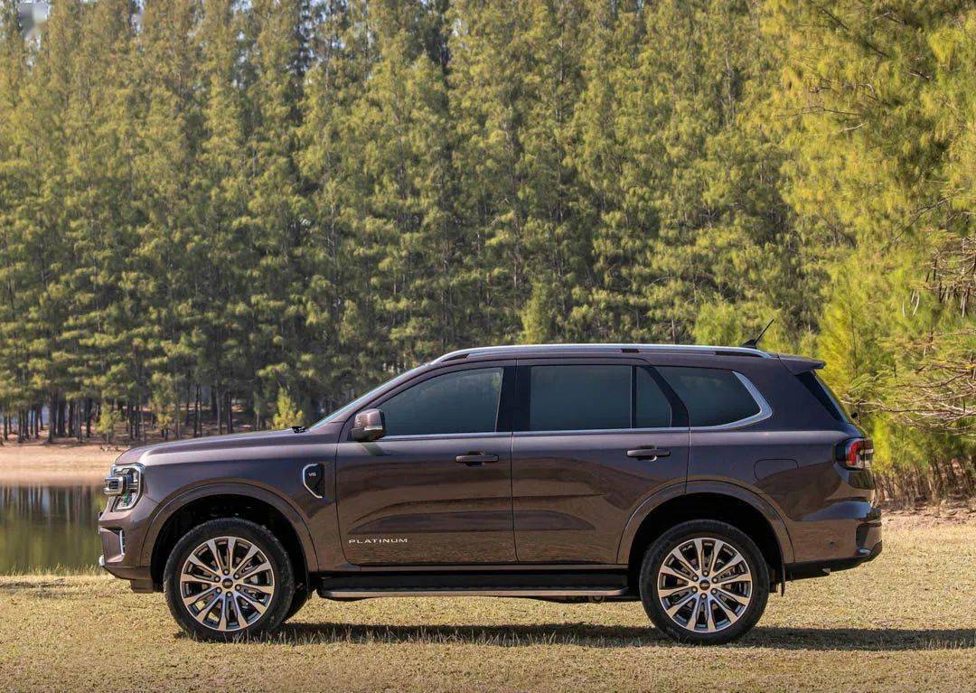 嫌普拉多贵的看过来！3.0T+10AT+非承载式车身，网友：猛禽版SUV？_搜狐汽车_搜狐网