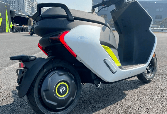 11980的春风极核AE6电动摩托..._搜狐汽车_搜狐网