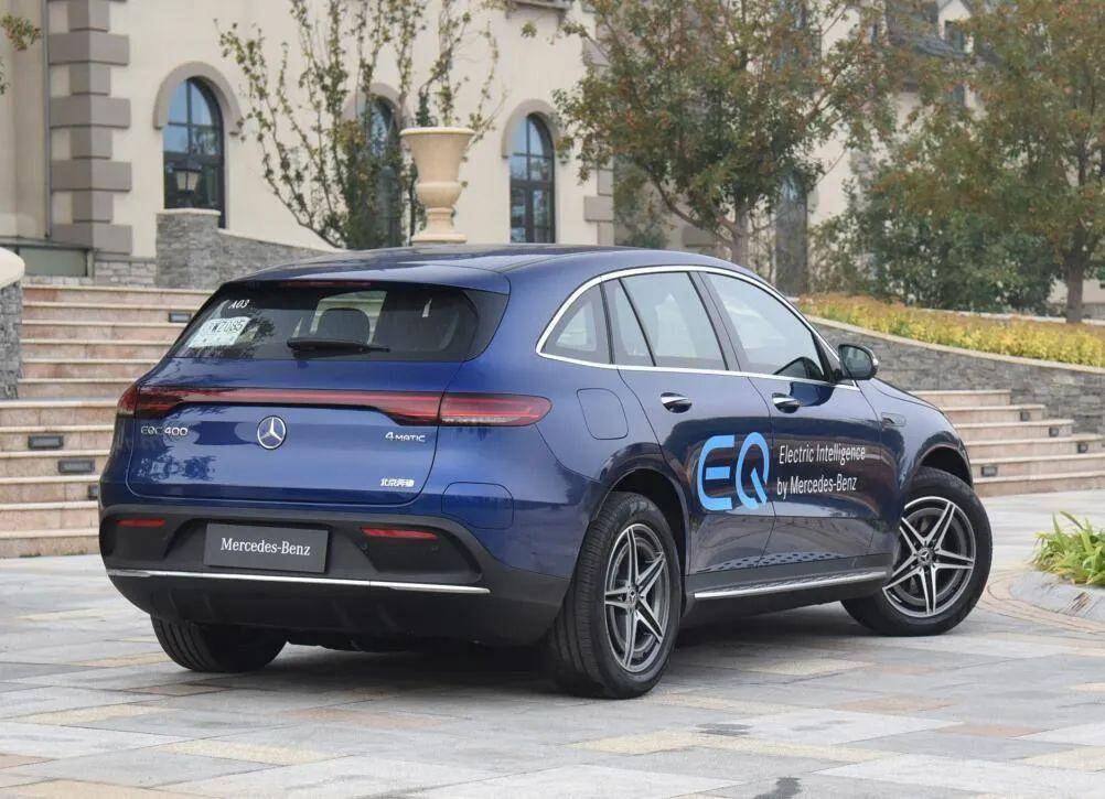 豪华纯电实力大PK，论LYRIQ锐歌“狂飙”的底气_搜狐汽车_搜狐网