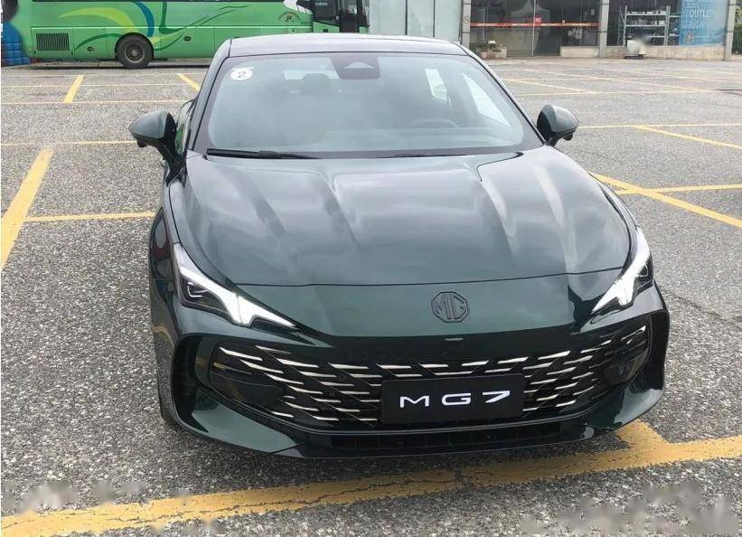 预计11.99万起售，名爵MG7实车到店，动力追平大众CC_搜狐汽车_搜狐网