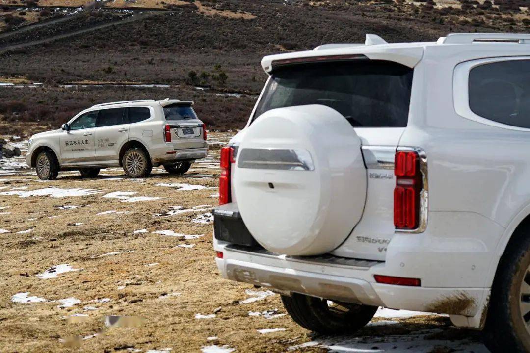 3.0T+9AT，5米6缸硬核越野，实力不输陆巡，动力媲美揽胜！_搜狐汽车_搜狐网