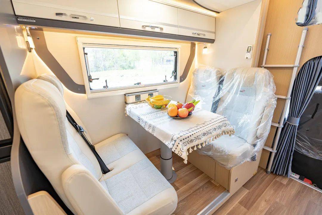 瑞弗V820-4.5T星芒版 高端酒店式旅居体验 双拓展无忧大空间_搜狐汽车_搜狐网