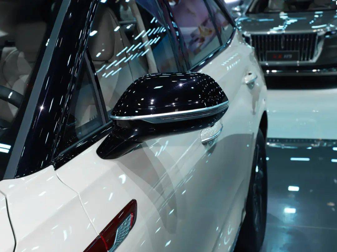 252马力+8AT？最便宜的红旗SUV？这直瀑中网气场也太强了！_搜狐汽车_搜狐网