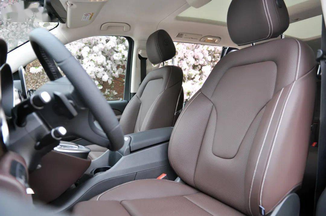 配置用料均有变化 TC君试驾2022款奔驰V260L_搜狐汽车_搜狐网