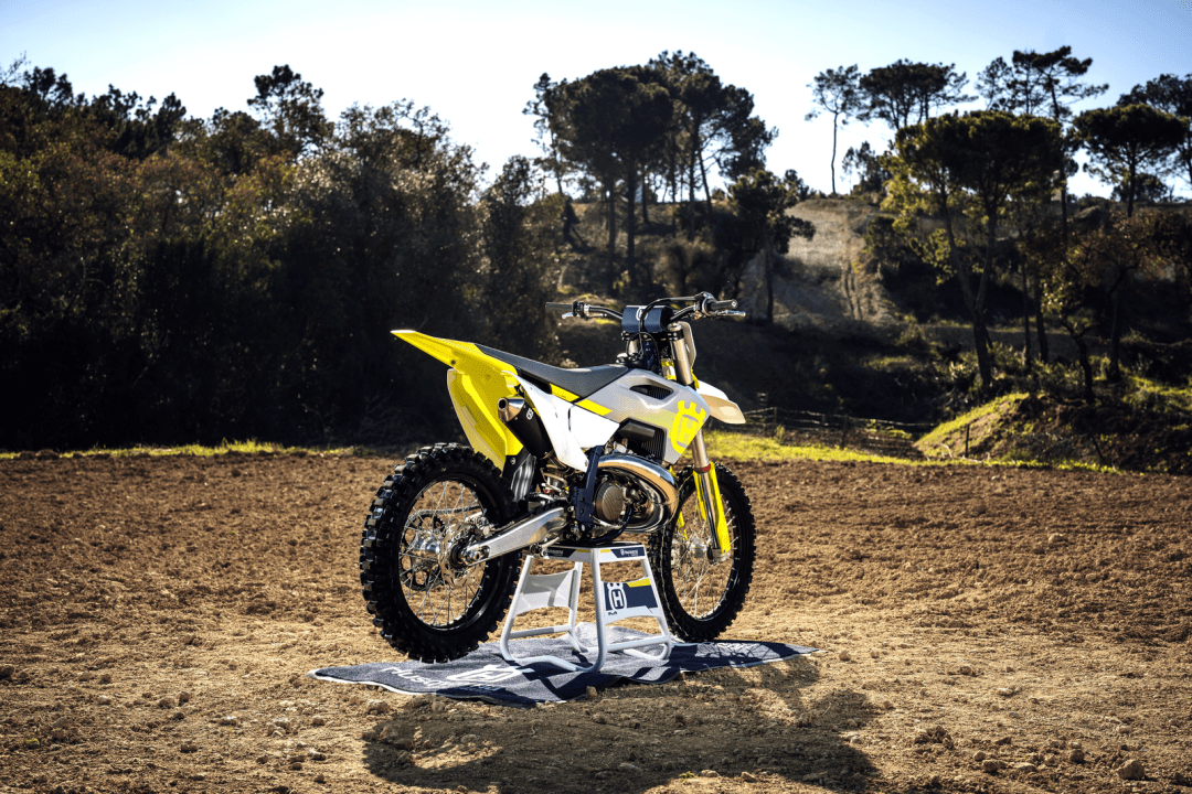 户外特写：胡斯瓦那 2024 越野赛车 TC125、TC250_搜狐汽车_搜狐网