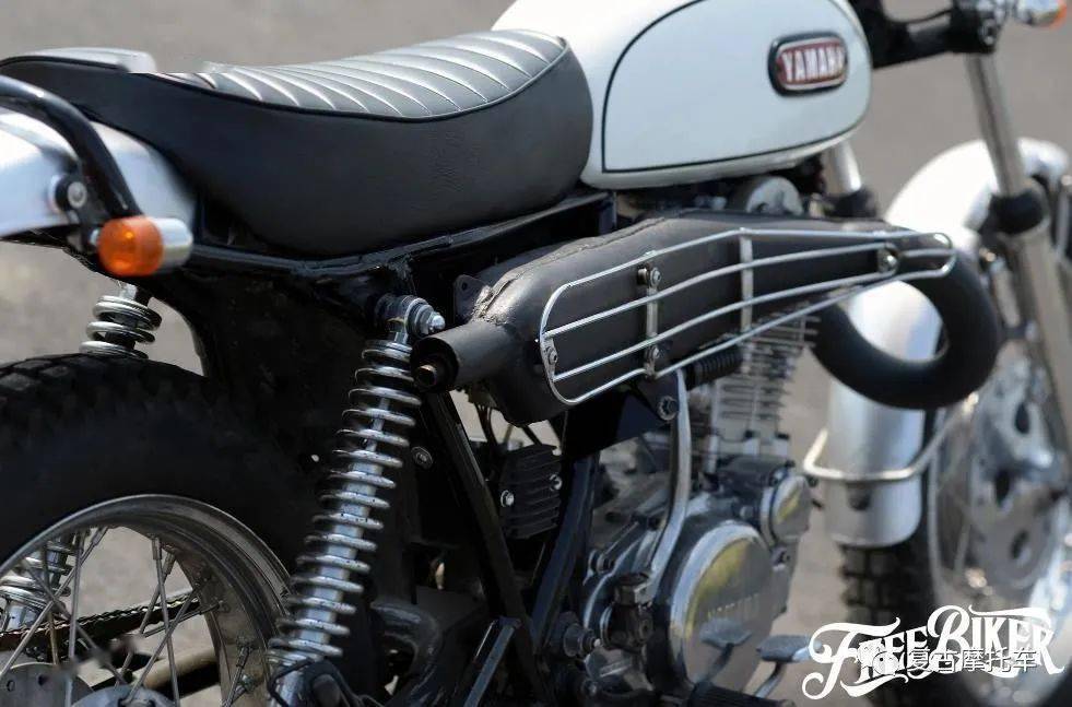 用经典复刻经典：当SR400遇上DT-1 | 每日一车_搜狐汽车_搜狐网