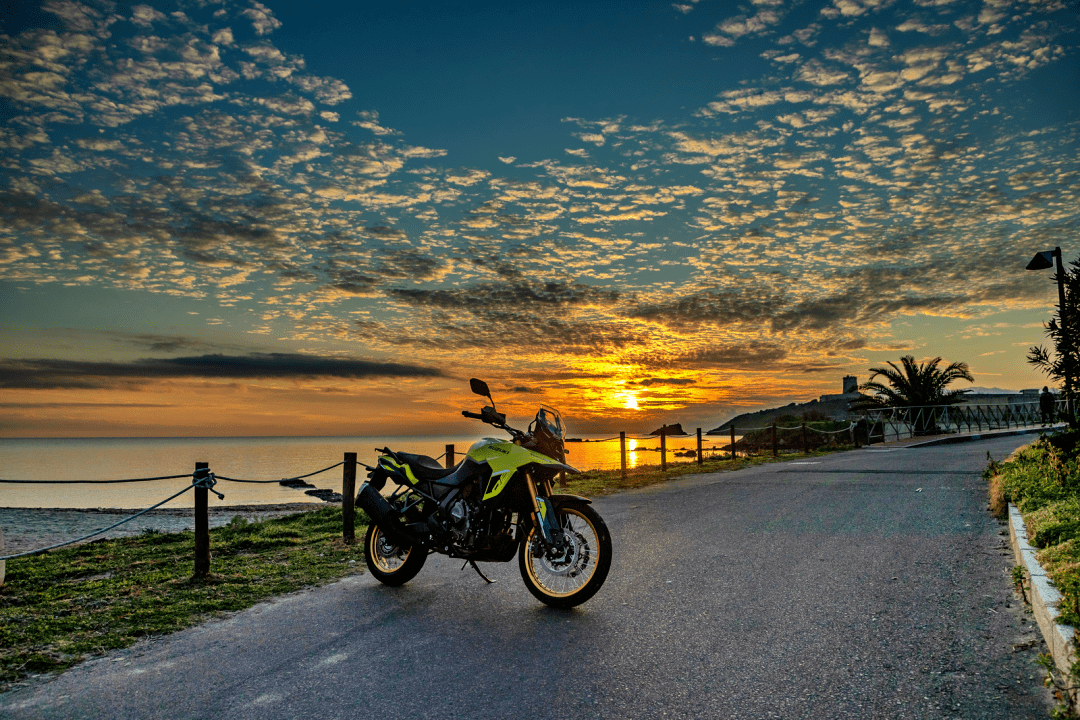 Suzuki 中型探险车 DL800DE V-Strom 海外上市_搜狐汽车_搜狐网