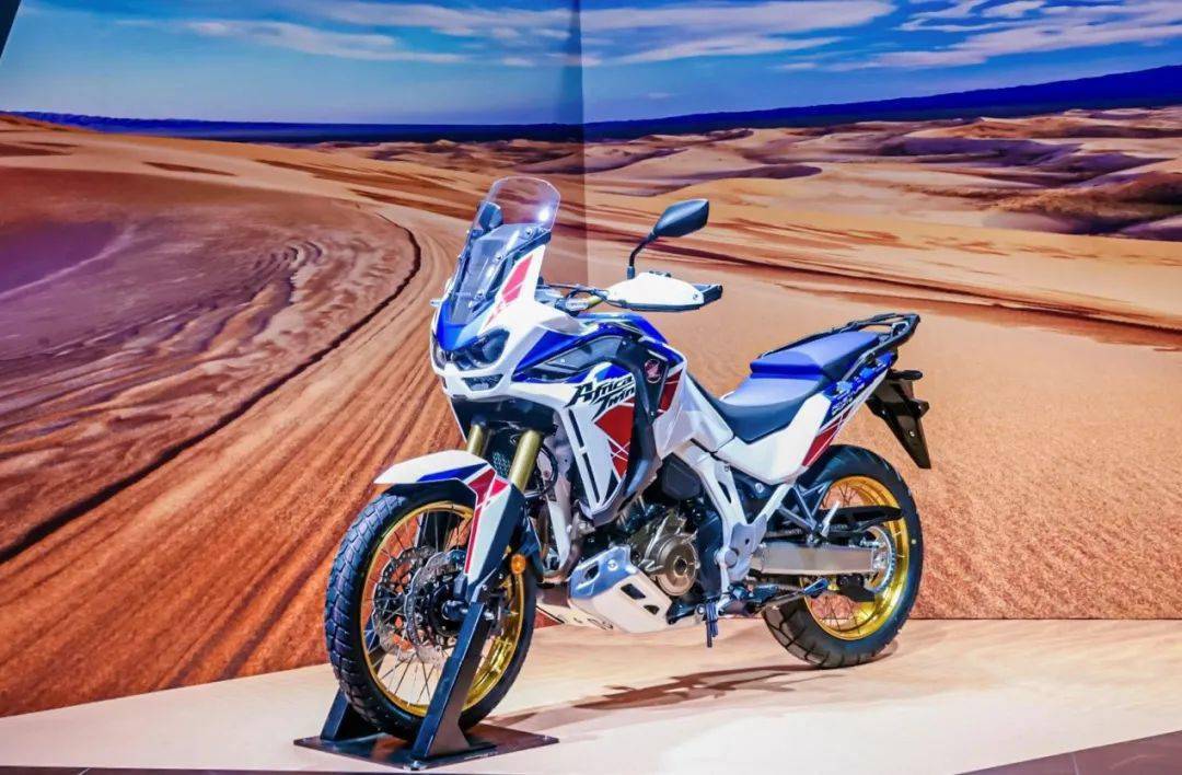 CB750 Honda HORNET、CL500价格曝光有惊喜！Honda DreamWing众多人气车型亮相北京摩展_搜狐汽车_搜狐网