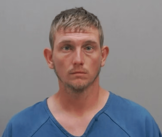 美国男子行刑式处决三幼子，女儿绝望呼救"他要杀所有人"_多尔曼_警方_克莱蒙