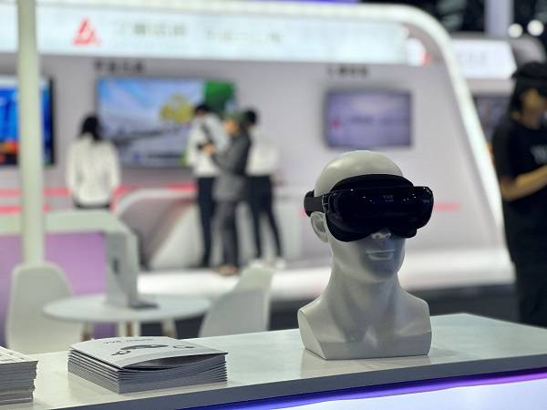 YVR品牌亮相MWC上海，推动三维信息技术革命_识别_手势_梦想