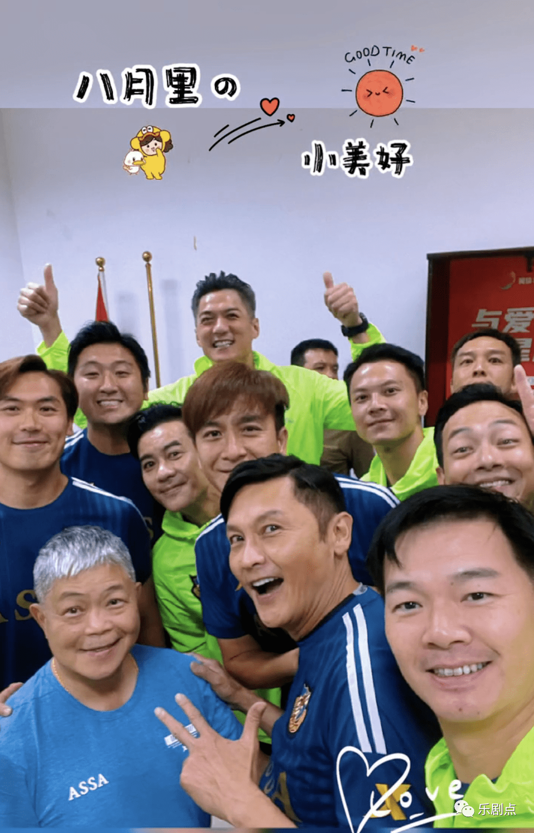 44岁TVB绿叶离巢11年罕露脸，发根全白有型有款，已是俩孩子父亲_李雨_发展_香港