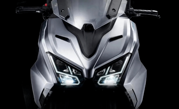 台州领辰LC250/500踏板车亮相..._搜狐汽车_搜狐网