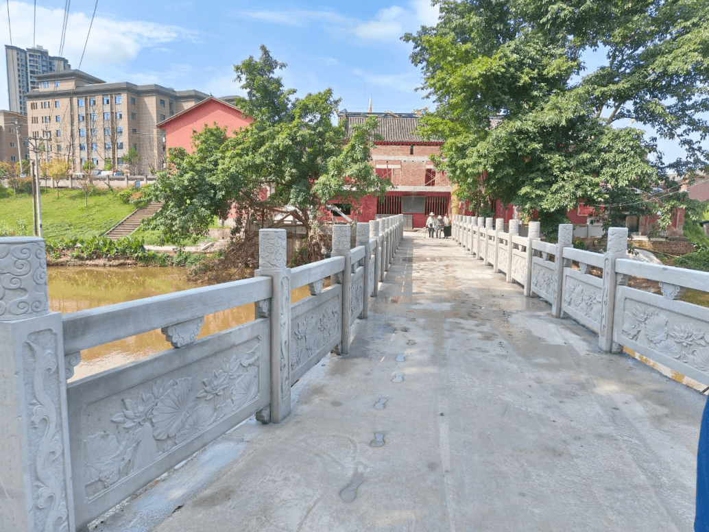 大足：守好城市安全线 护卫桥隧见行动隧道桥梁进行 