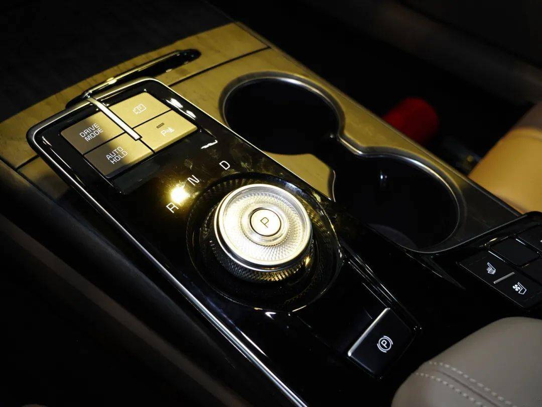 3.5L六缸+8AT+四驱，比雅阁大一圈，回头率不输BBA！_搜狐汽车_搜狐网