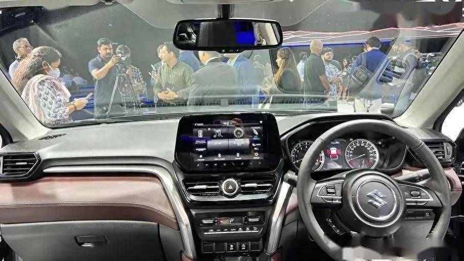 铃木维特拉“复活”，颜值飙升，1.4T+6AT，油耗5升，双层隔音_搜狐汽车_搜狐网