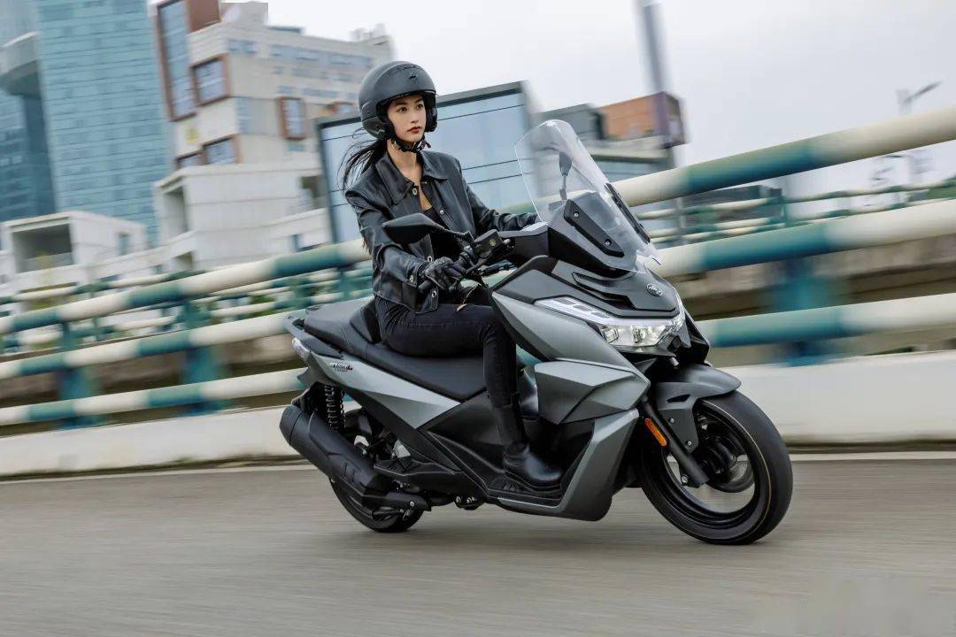 无极SR250GT正式亮相，2万元区间新选择？_搜狐汽车_搜狐网