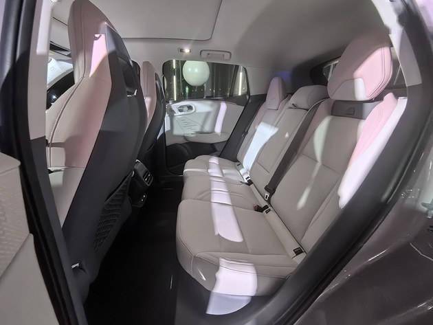 领克06EM-P正式上市 3款车型售价13.68-15.68万元_搜狐汽车_搜狐网