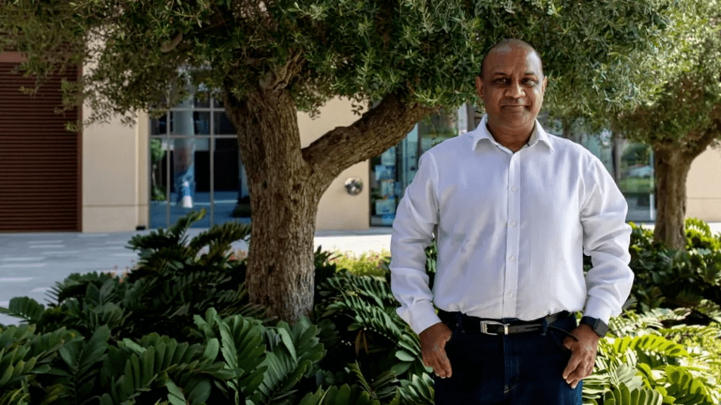 诈骗100多亿，住迪拜棕榈岛大别墅，两艘游艇_Shah_Sanjay_丹麦