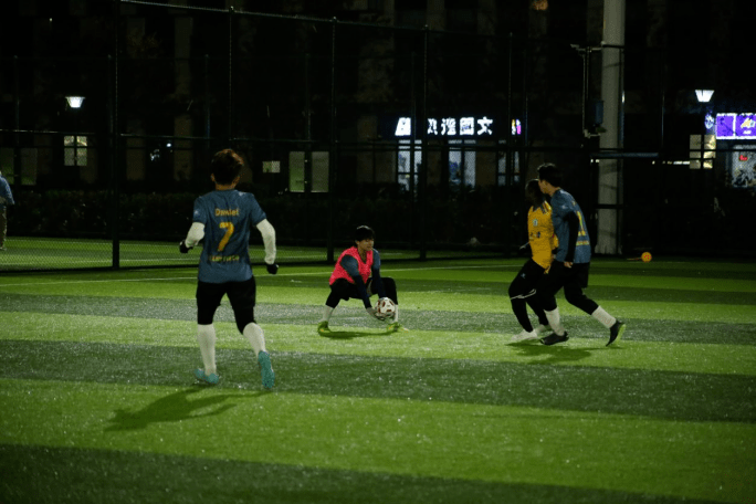 【CC98杯】要素拉满！岳曦鹏中场任意球绝杀！布鲁菲尔德老男孩3：2战胜踢完做实验4.0挺进决赛_比赛_机会_球门