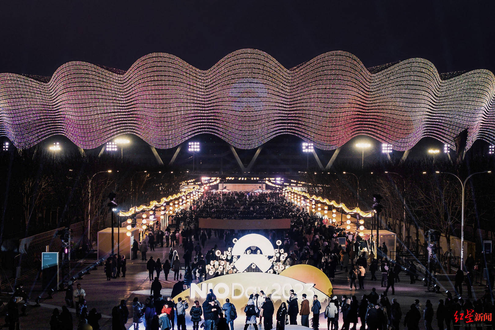 蔚来ET9亮相：预售价80万元，2025年一季度交付_智能_系统_全球